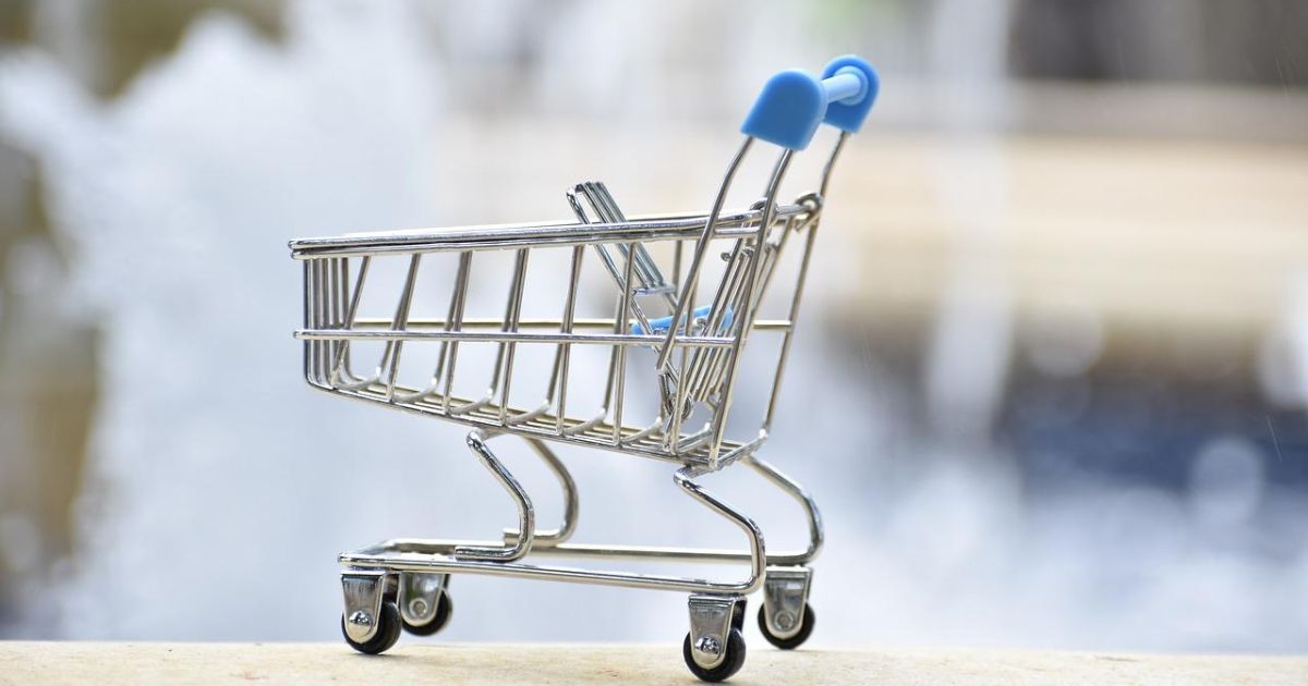 How to Work with Remote Teams While Building Your Amazon E-Commerce Store